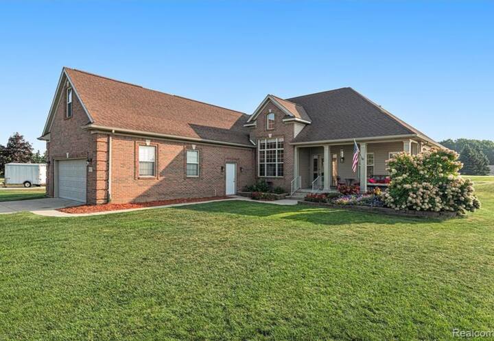 Luxury 3900 sqft home on Copper Ridge Golf Course! - Houses for Rent in ...