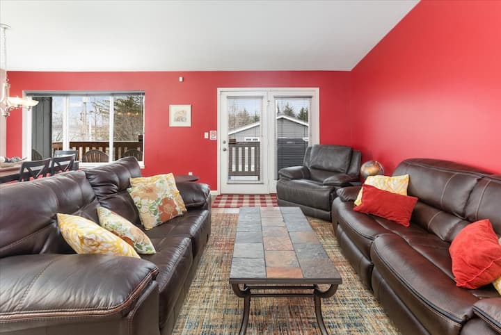 Oceanview Townhouse - Seward, AK