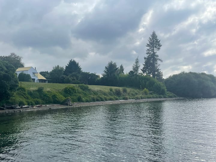 Stunning Lake Front House - Taupo
