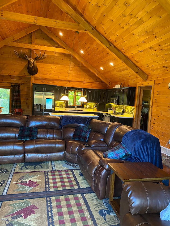 Hidden Creek Cabin - Candlewood Lake, OH