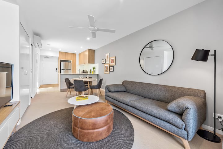 Luxe Portside Apt W/ River View, Parking, King Bed - Brisbane