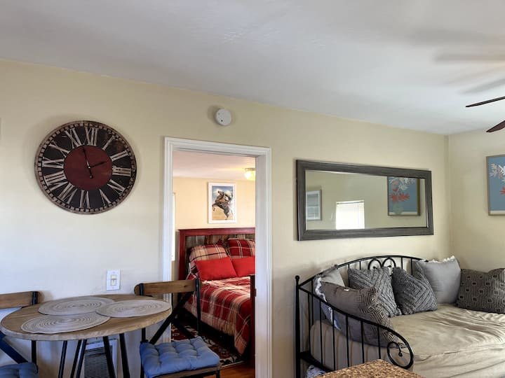 Cheerful Historic Townsend Park Bungalow Downtown - Colorado