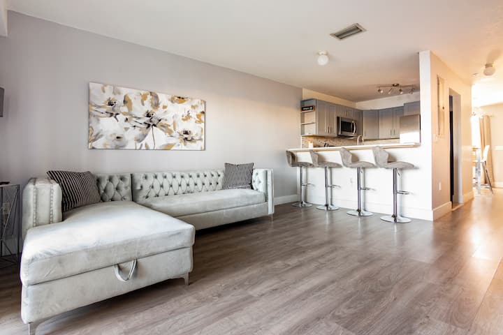 The Palace - Miami Lakes, FL