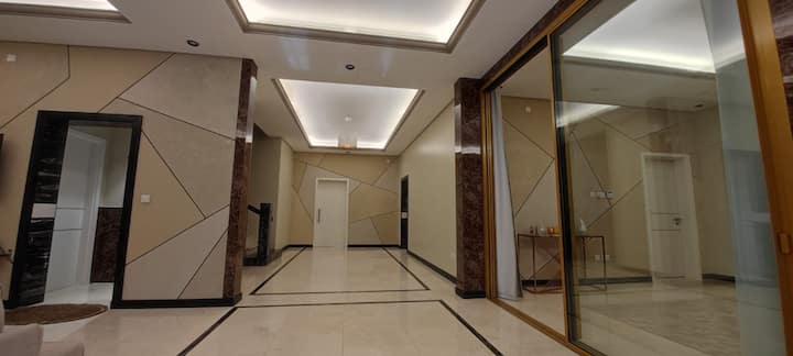 Luxury 6-bedroom Villa - Qatar