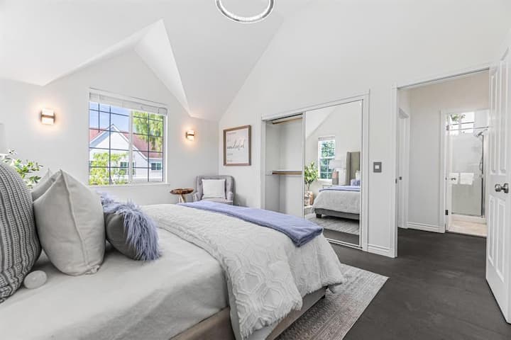 Cheerful 3-bedroom House - Los Altos, CA