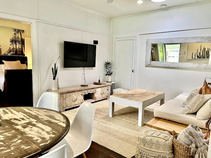 Cosy Cottage With Private Garden - Walk To Town - Byron Bay