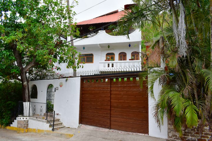 Casa Colibri!  A Villa By Zona Romantica! - Puerto Vallarta