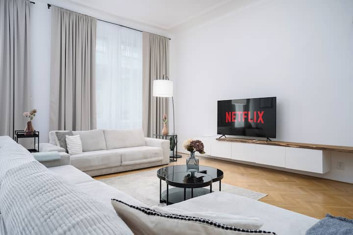 Lavish Designer Apartment In The Center Of Prague - 布拉格