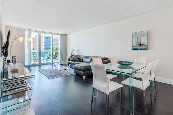Fancy 1bd|1bth Unit|free Parking - Sunny Isles Beach, FL