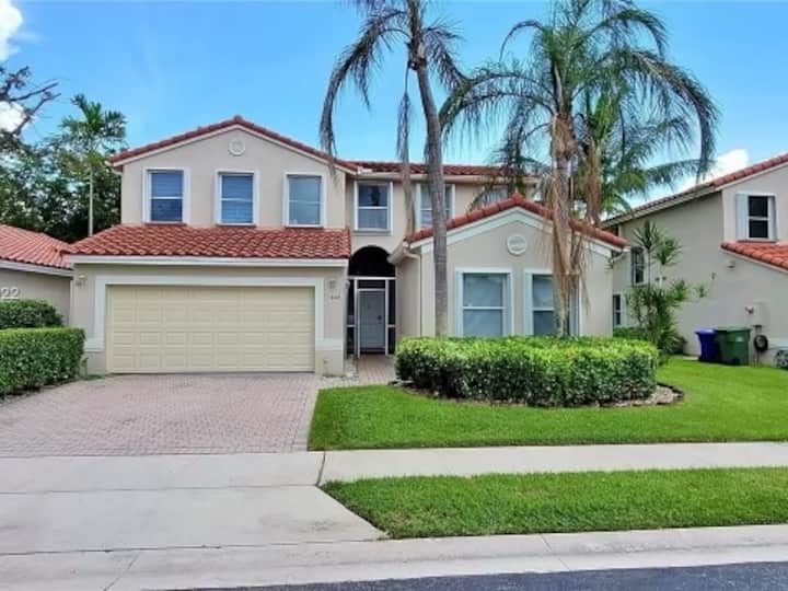 Beautiful House In Grand Palms! - Pembroke Pines