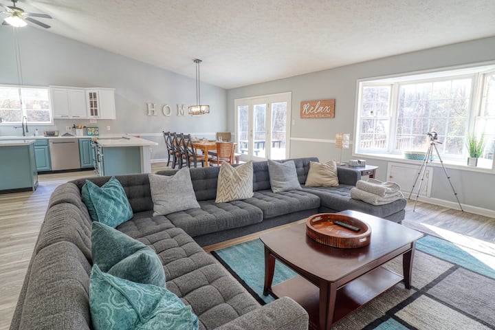 Spacious Mountain Escape, Family -Ski & Trails Fun - バージニア州