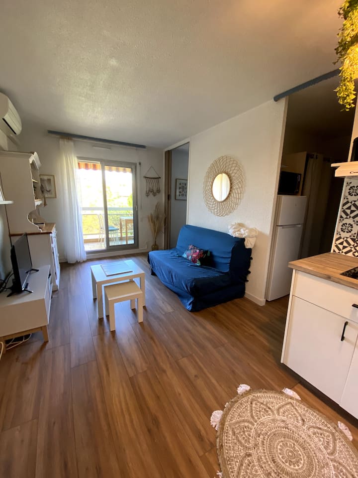 Charmant 2 Pièces  à 200 Mètres Des Plages - Vallauris