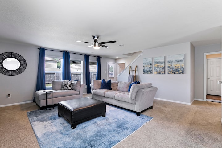 Comfy Modern 4br Home Near Iah - Humble, TX