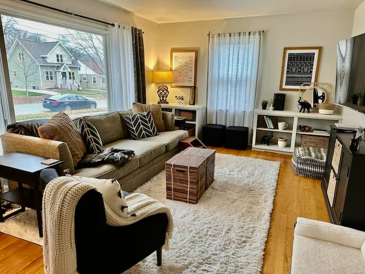 Tailgate Upgrade: Beds, Heat, And Indoor Plumbing - Green Bay, WI