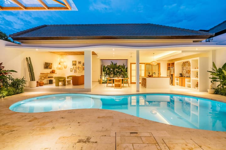 Elevated Mediterranean Villa Berewa, Canggu - 발리