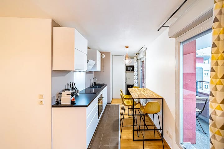 Joli T2 Avec Garage Sécurisé Gratuit Et Balcon - Groupama Stadium - OL