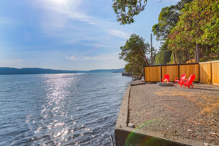 Hood Canal Lounge – Waterfront & Hot Tub - Belfair State Park, Belfair