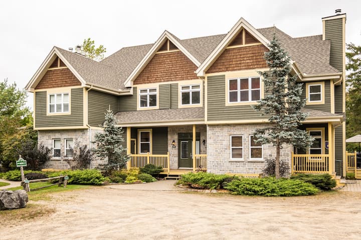 Splendid Chalet On The Golf Course With Pool & Spa - Mont-Tremblant
