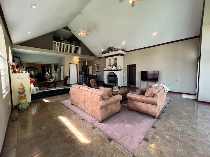 Beautiful Victorian Home With Ideal Location - Montrose, CO