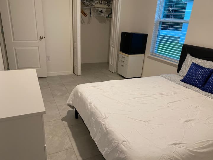 Family Oriented And Quiet Room In Groveland Fl - Groveland, FL