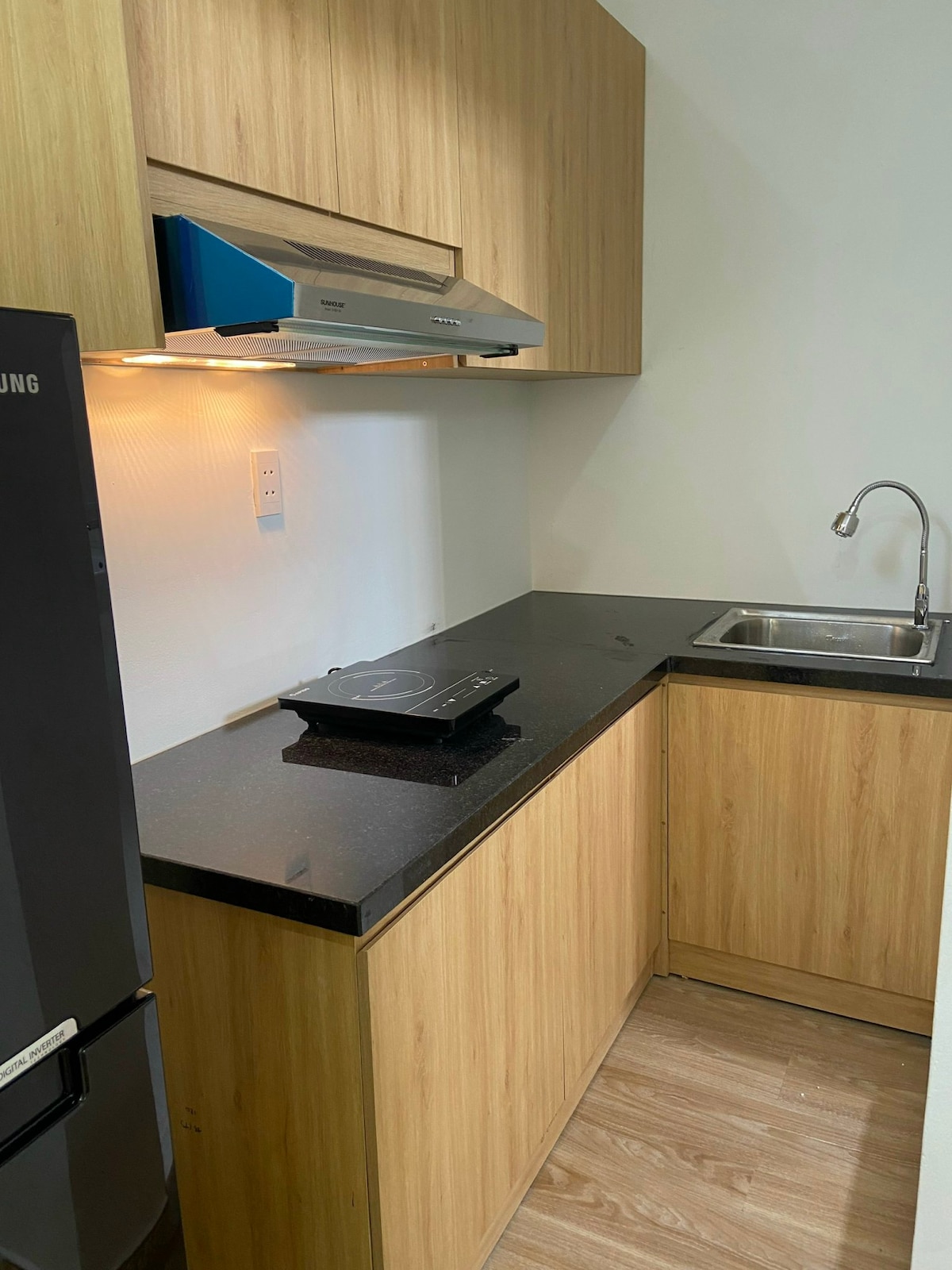 Studio, Full Funiture, near the airport & Center - Flats for Rent in ...