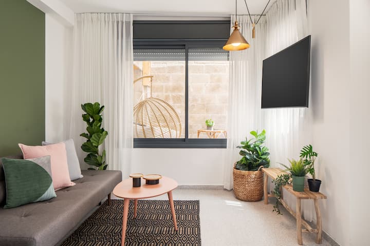 1 Br Deluxe Apartment W/ Shared Patio - By Tlv2go - Jerusalem