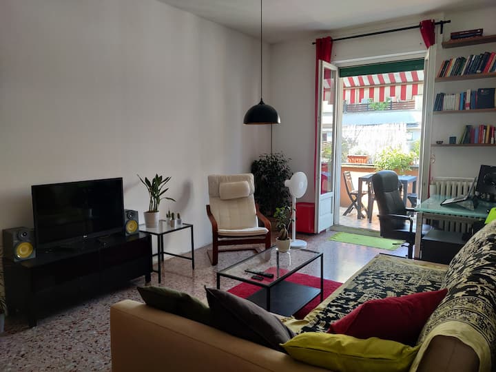 Spacious And Bright Apartment On The 4th Floor. - Milan