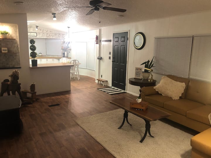 Peaceful Country Bungalow On An Acre. - Kokomo, IN