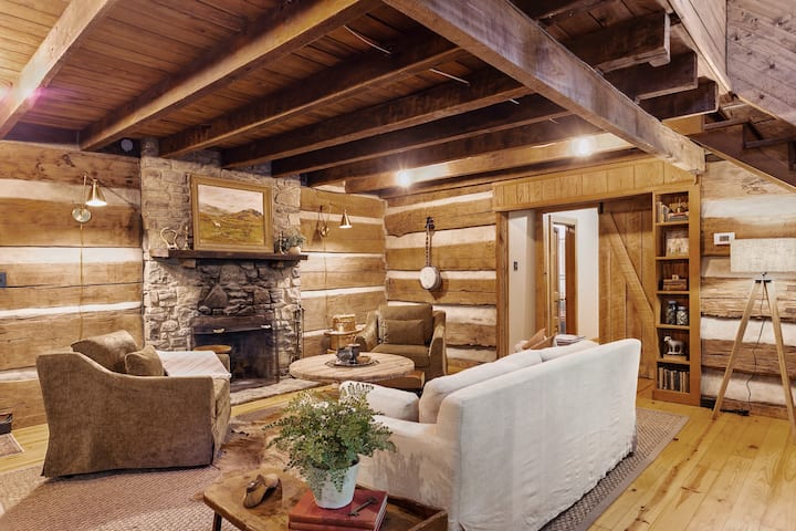Logcastle C.1855 Historic Luxury Cabin In Franklin - Nashville, TN