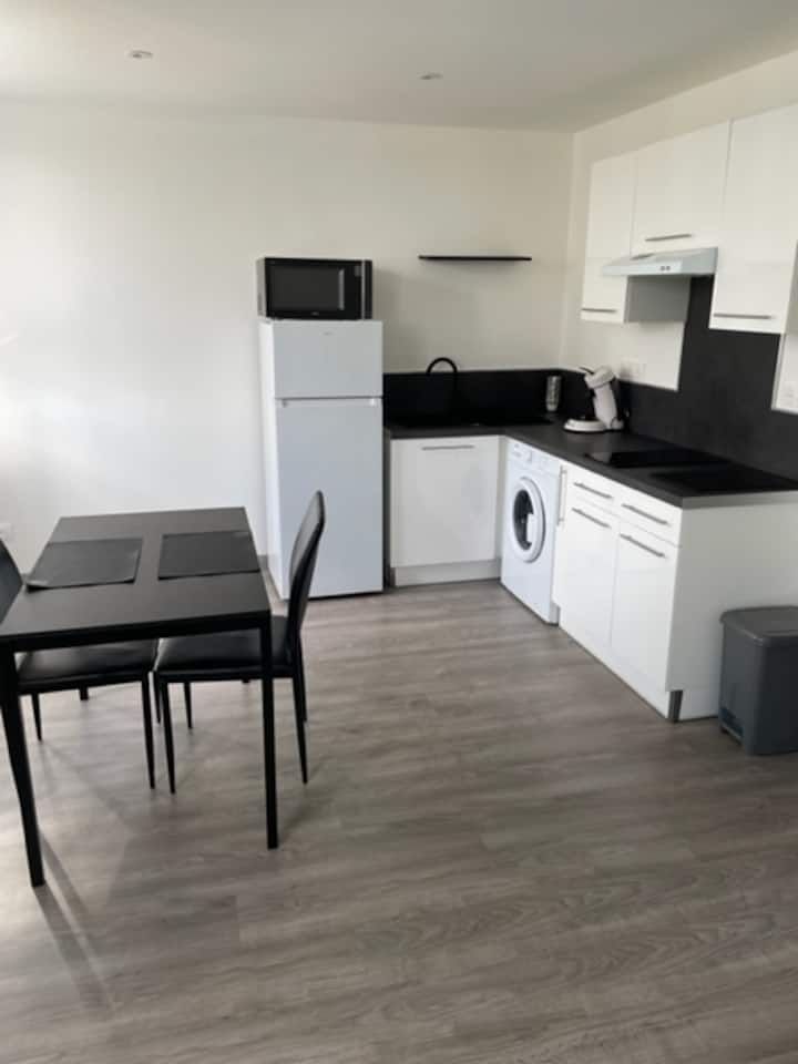 Studio Refait à Neuf Avec Parking Gratuit - ibis Styles Montelimar Centre