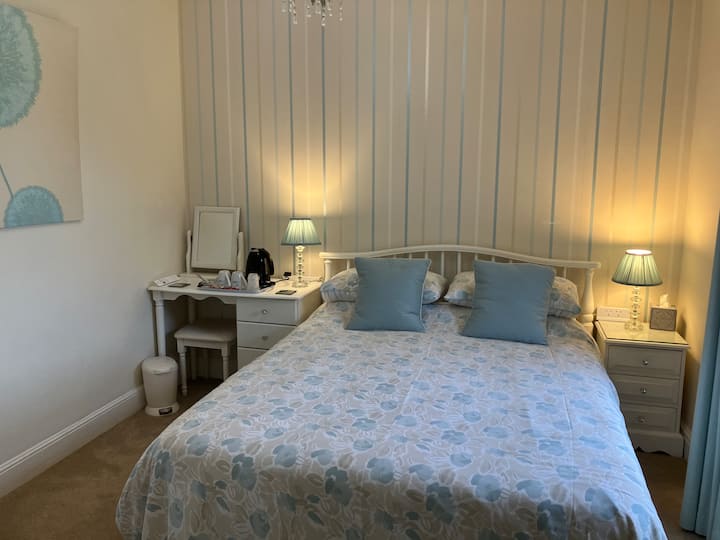 Superior King Room | Craig Y Glyn - Llanbedrog