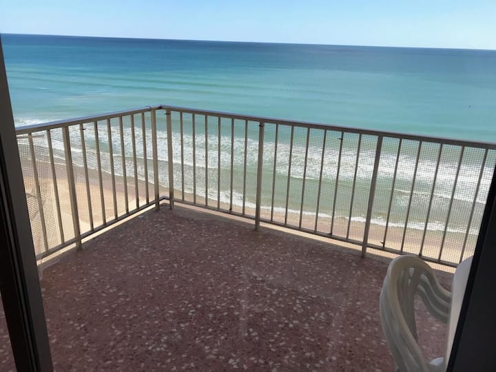 Bonito Apartamento A Primera Línea De Playa - El Perelló