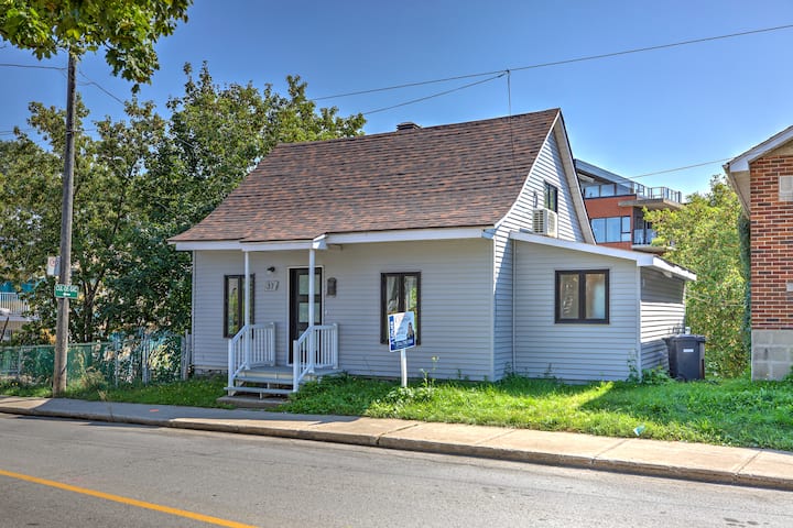 Little House All Funirshed With Garden / Subway - Laval, Quebec, Canadà