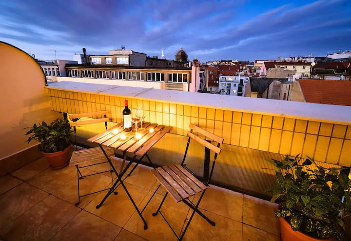 A/c + Terrace Romantic Oasis - Praga