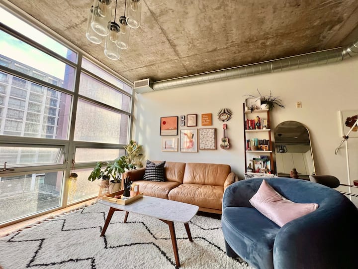 Eclectic And Cozy Loft In The Heart Of Downtown. - Toronto