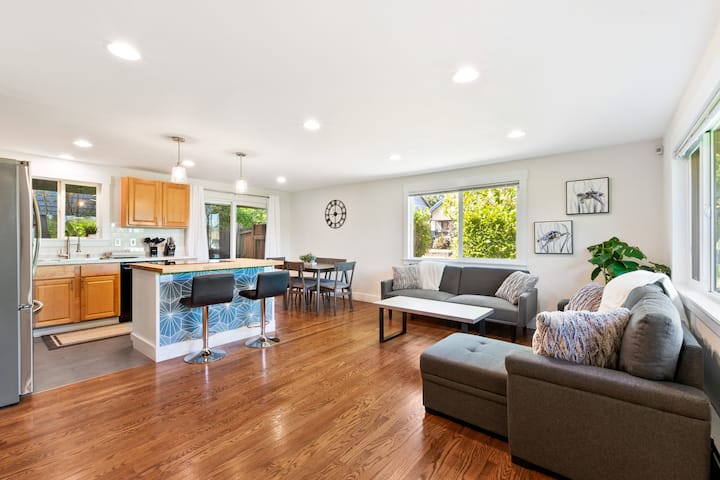 Remodeled Rambler Near Light Rail Station - Seattle, WA