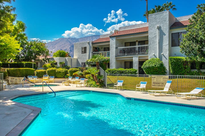 Top-floor Condo W/balcony & Mountain Views - California