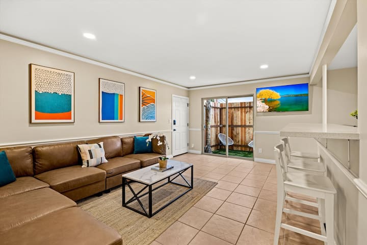 2 Bedroom With Bunk Room And Private Yard For Pets - Santa Barbara, CA