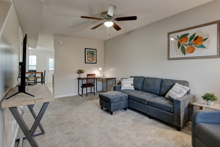 A Clean Home Conveniently Located - Clarksville, TN