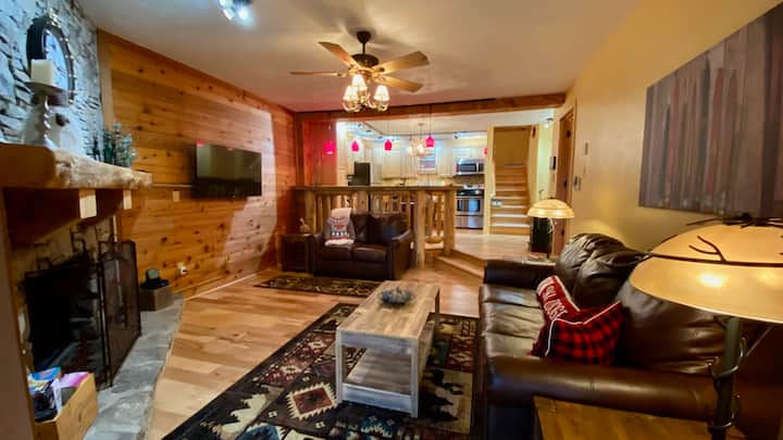 Cozy Mountain Getaway W/hot Tub - Seven Springs, PA