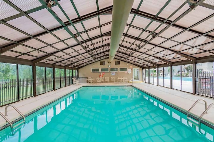 2 Bed Ground Floor Retreat Indoor Pool Pointe Golf - 布蘭森