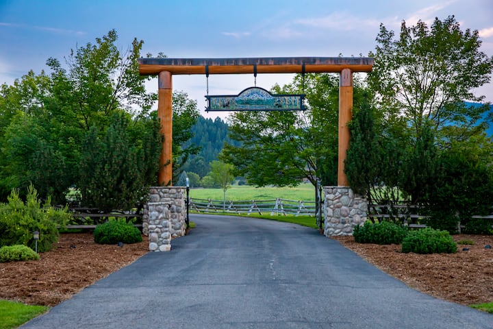 160 Acre Gorgeous Montana Ranch/estate. - Glacier National Park