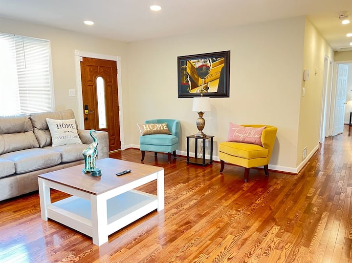 3-bedroom Cozy Home + Hot Tub By National Harbor - National Harbor, MD