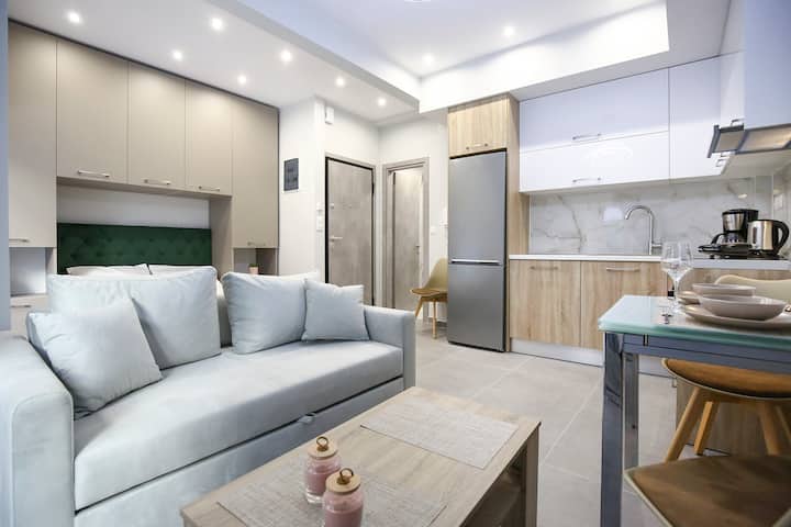 Luxury White Tower Apartments - Thessaloniki