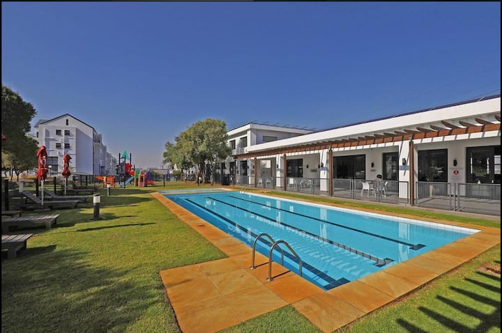 Greenstone Family Vacation 3 Bedroom Luxury Condo - Edenvale