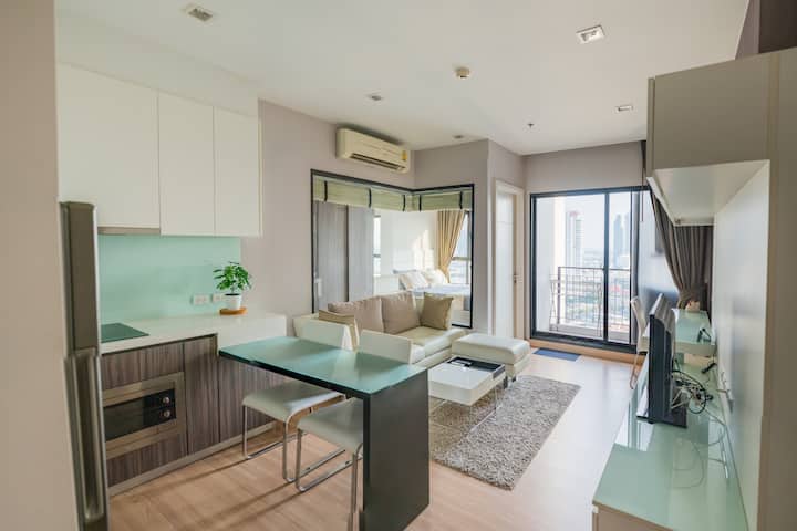 Luxury Condo With Infinity Pool And Bangkok View - 방콕