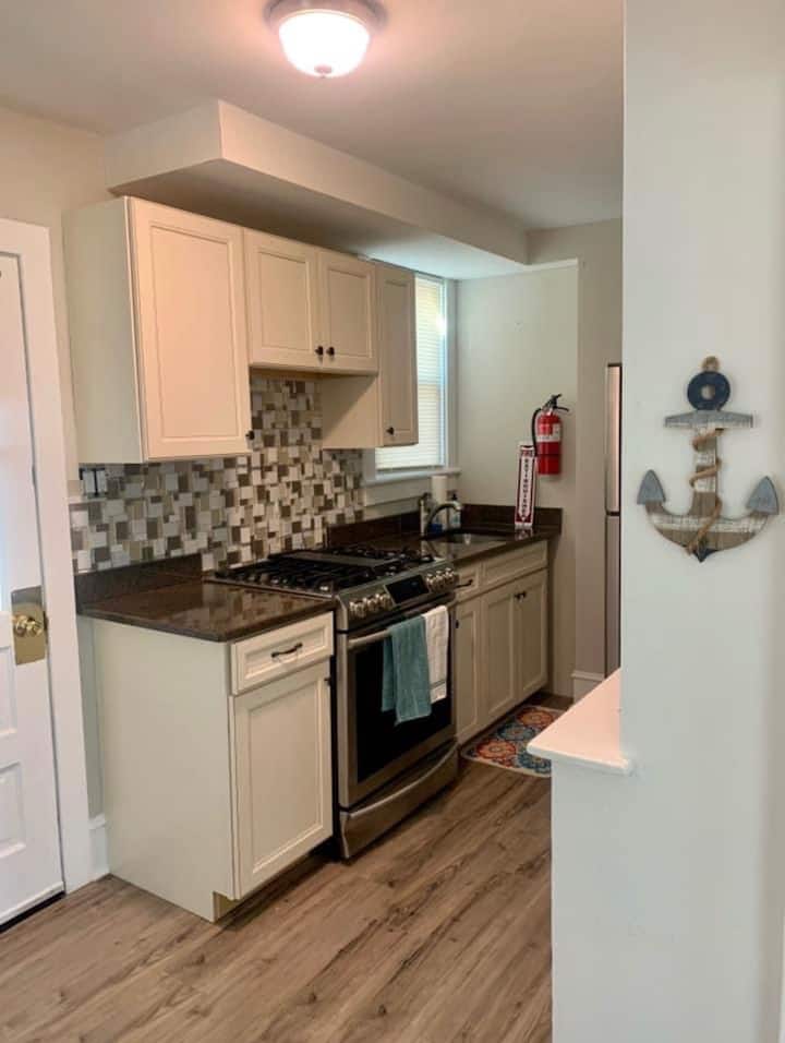 Lovely 3br 1ba Unit Only 3 Blocks From The Beach. - Cape May