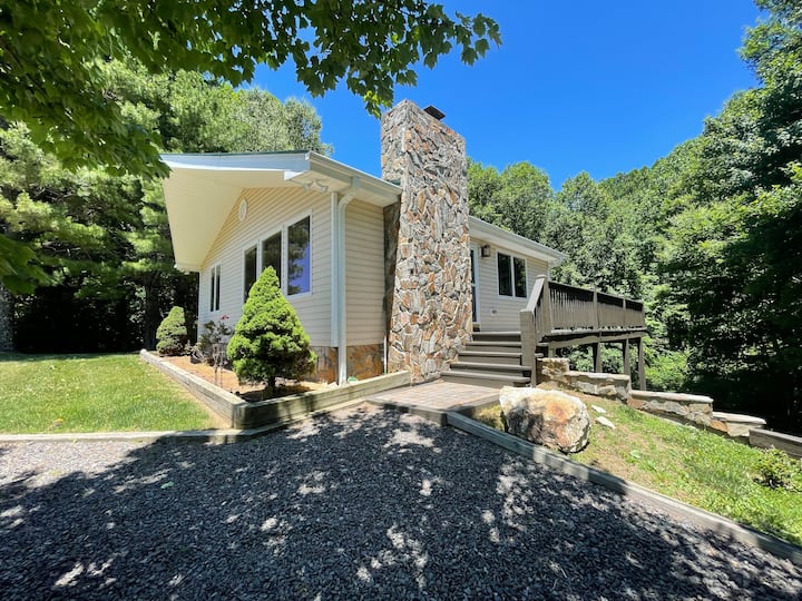 East Cottage + Wifi + Blueridge Parkway - Fancy Gap, VA