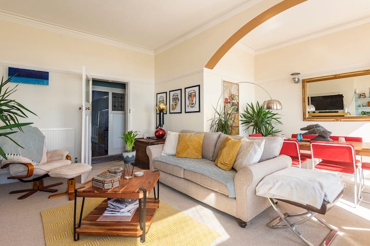 Style & Comfort In Spectacular Seafront Apartment - St Leonards