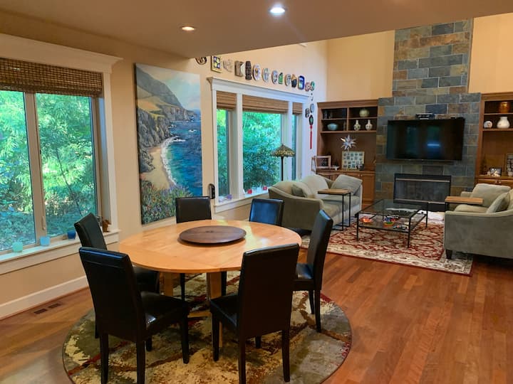 Private Large Gated Home In Houghton With Two Cats - Bellevue, WA